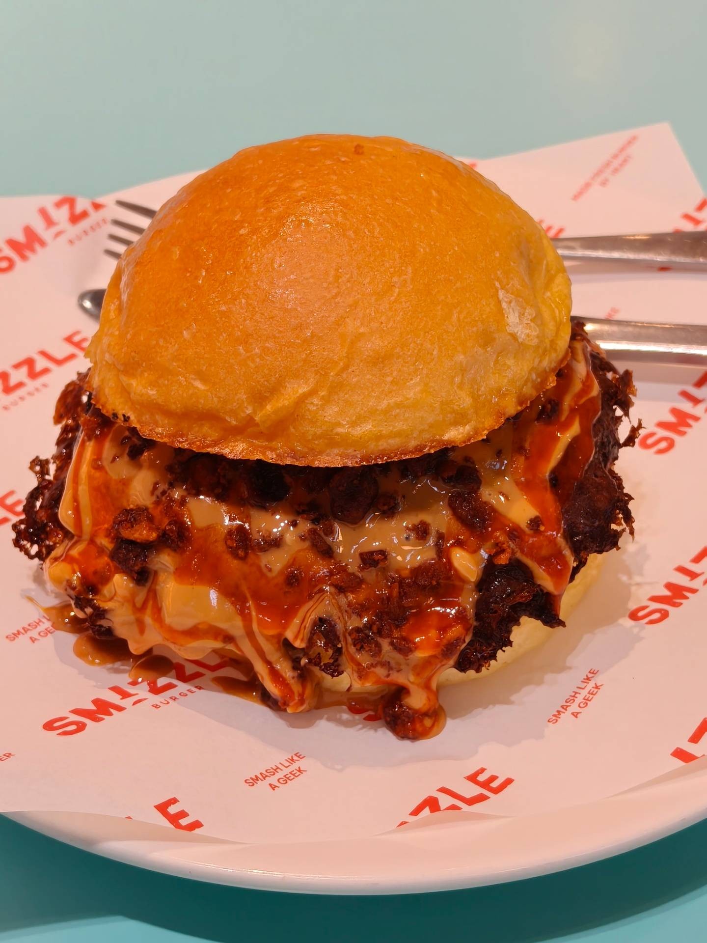 รีวิว Smizzle burger เอ็มควอเทียร์ - อร่อยเนื้อเยอะดี อิ่มถึงเย็น