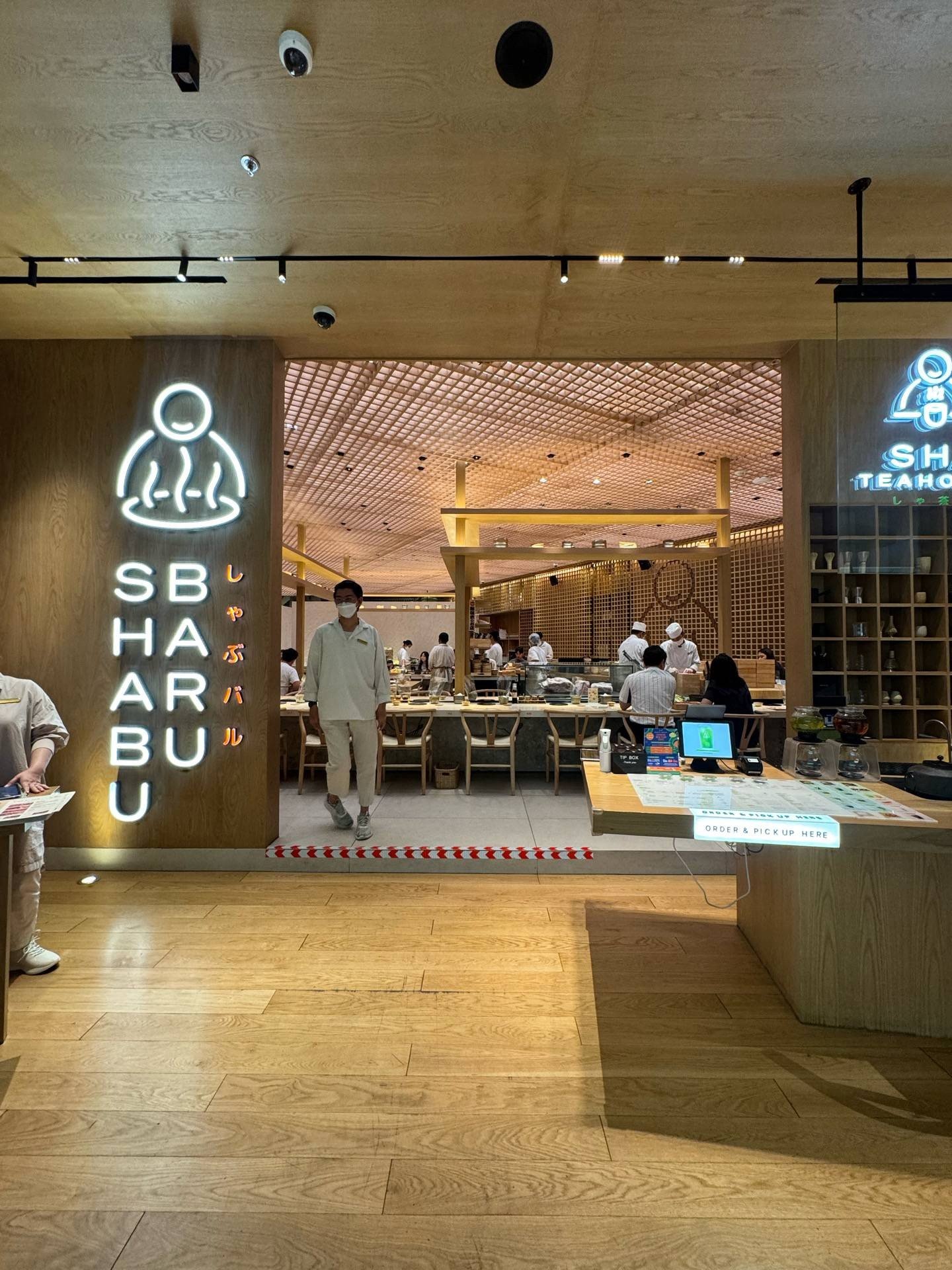 รีวิว Shabu Baru Central Embassy - เนื้ออร่อยดีครับ บริการดี บรรยากาศดีเลย