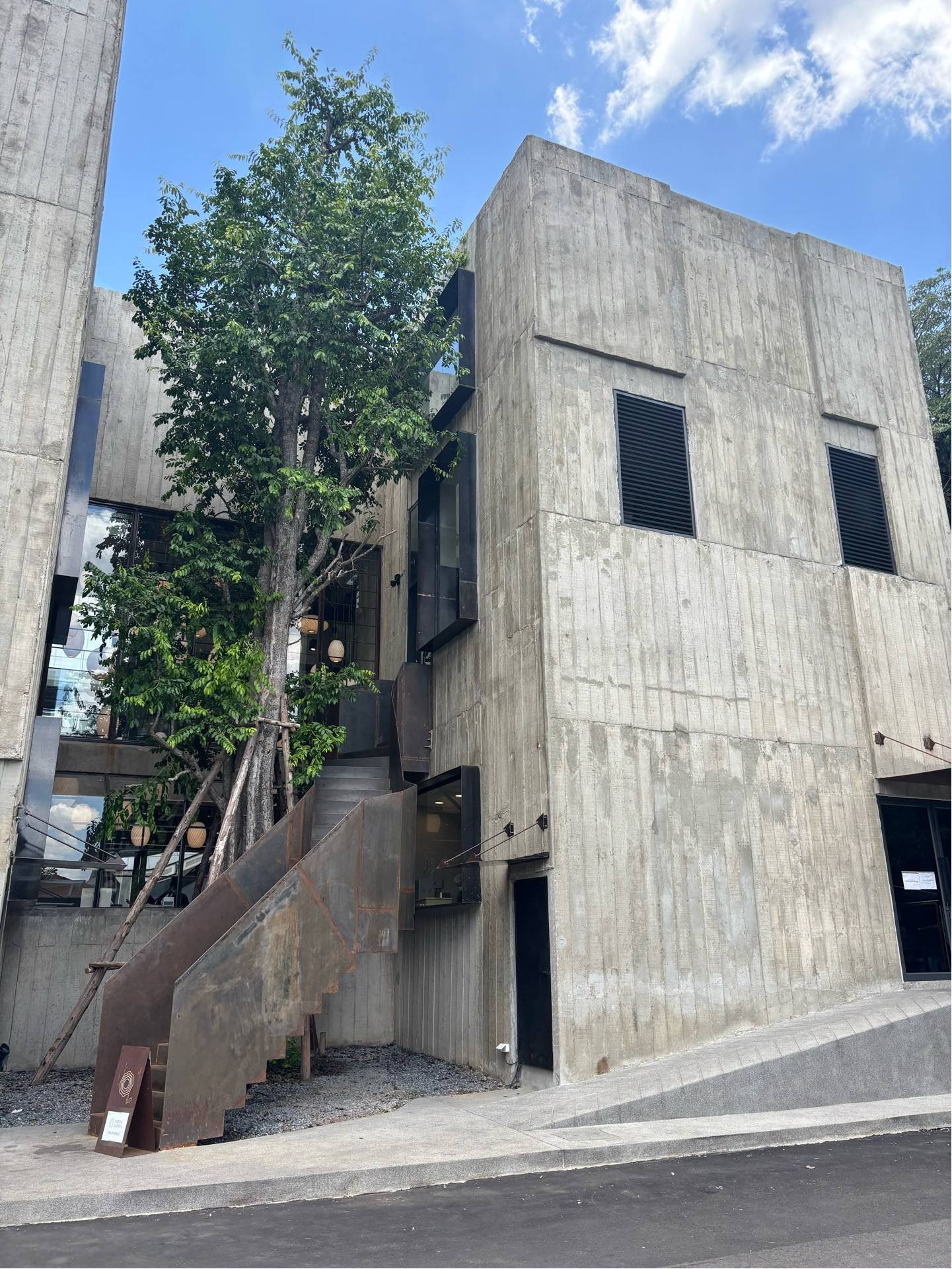 รูป PATCHWORKS Fine Pastry & Dessert ซอยติด MRT Bang O