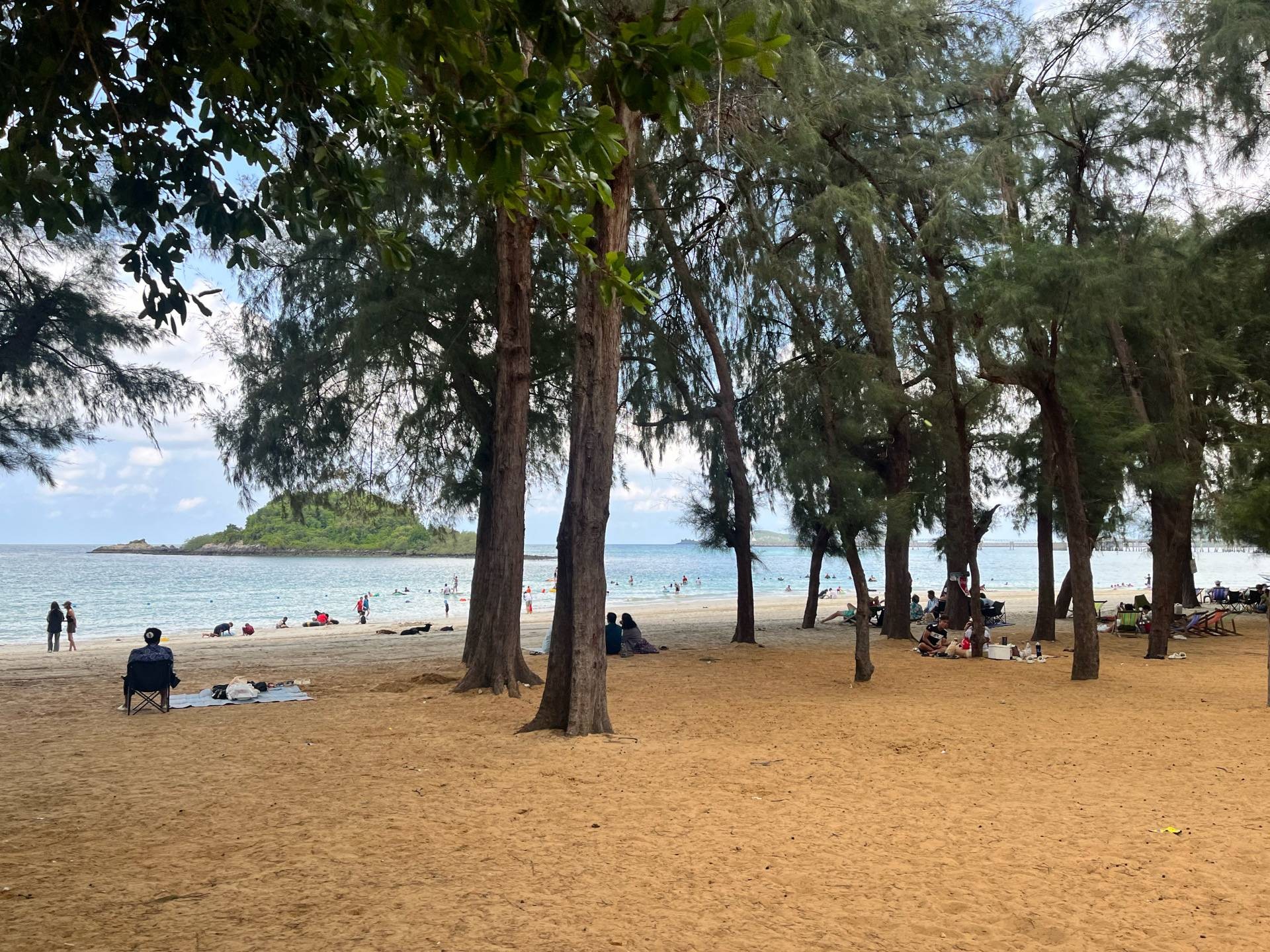 รูป หาดนางรำ