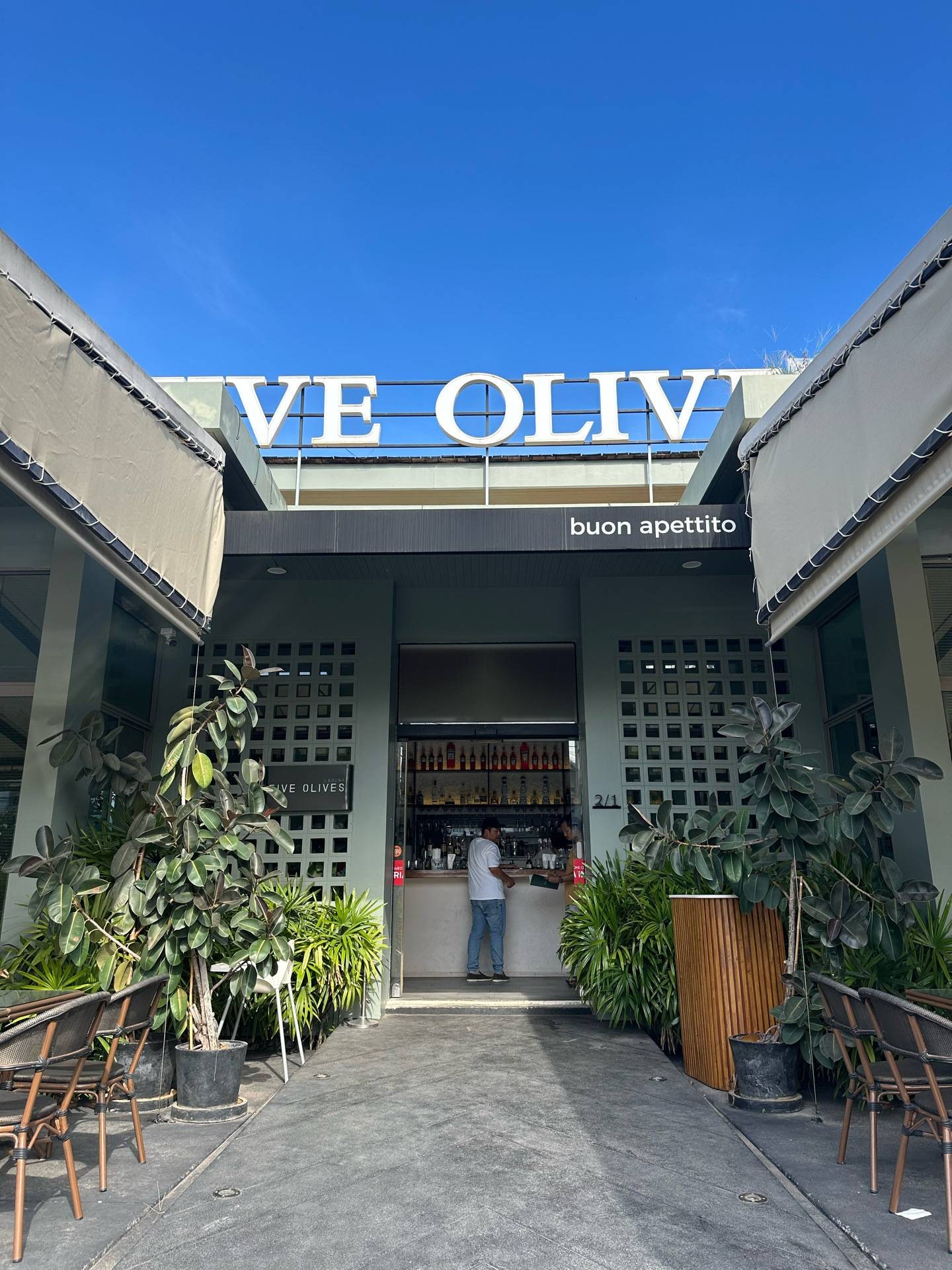 รีวิว FIVE OLIVES RESTAURANT เชิงทะเล - Five Olives พิซซ่าแบรนด์ไทยที่ ...
