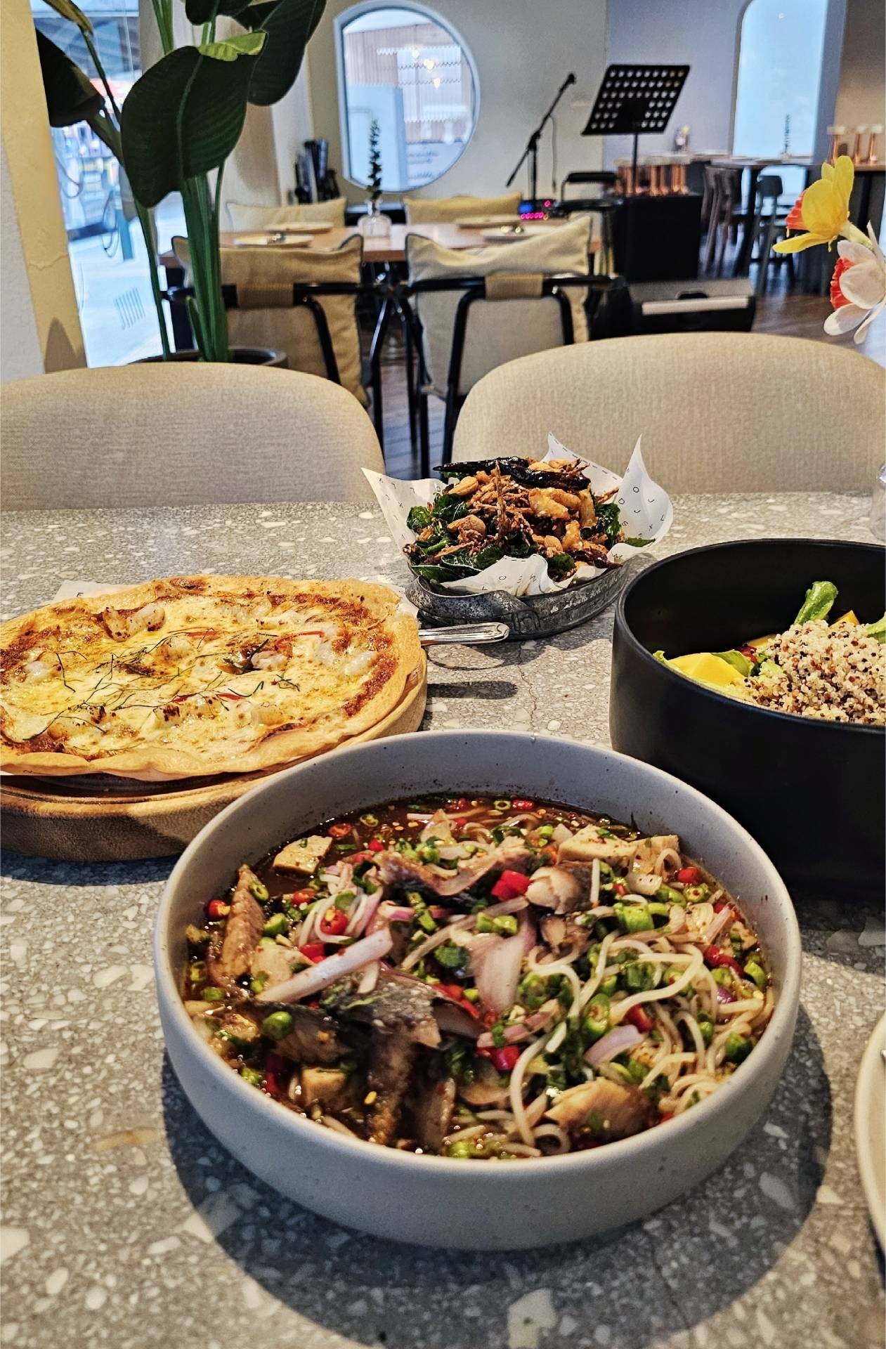 รีวิว Kinlenn Eatery & Play Ari - Kinlenn Eatery & Play ร้านอาหารไทย ...