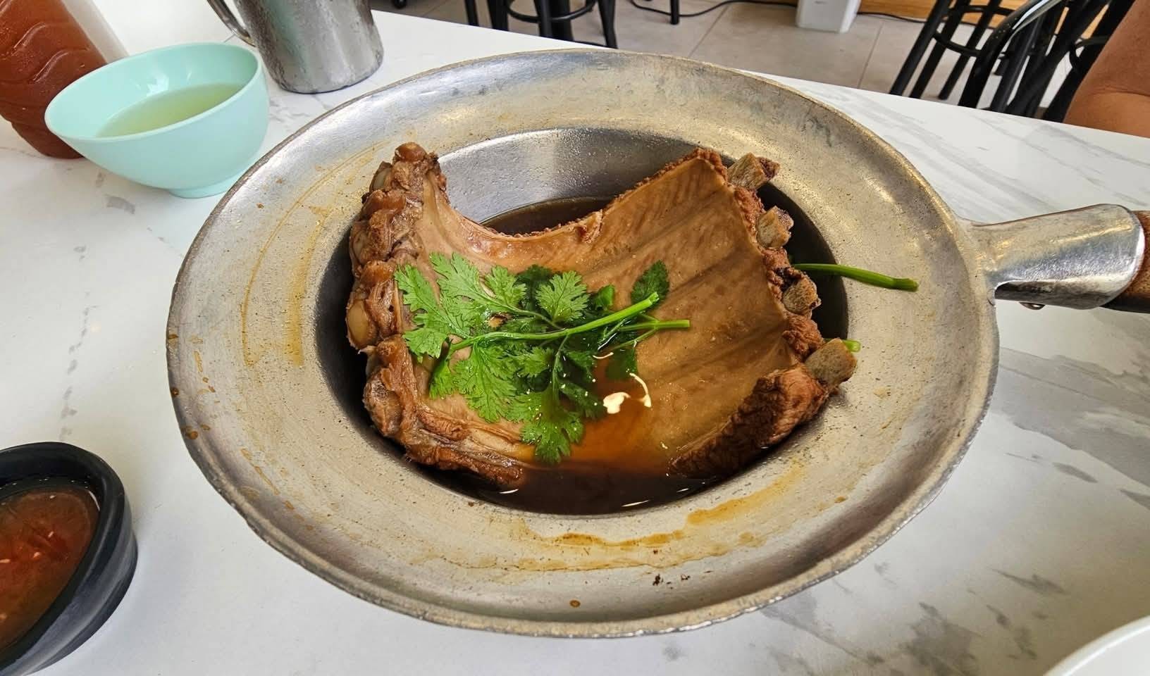 รูป A JUNG Fish Ball • อจัง ฟิชบอล (ชื่อเดิม สอาด ลูกชิ้นปลา) ถนนบรมราชนนี