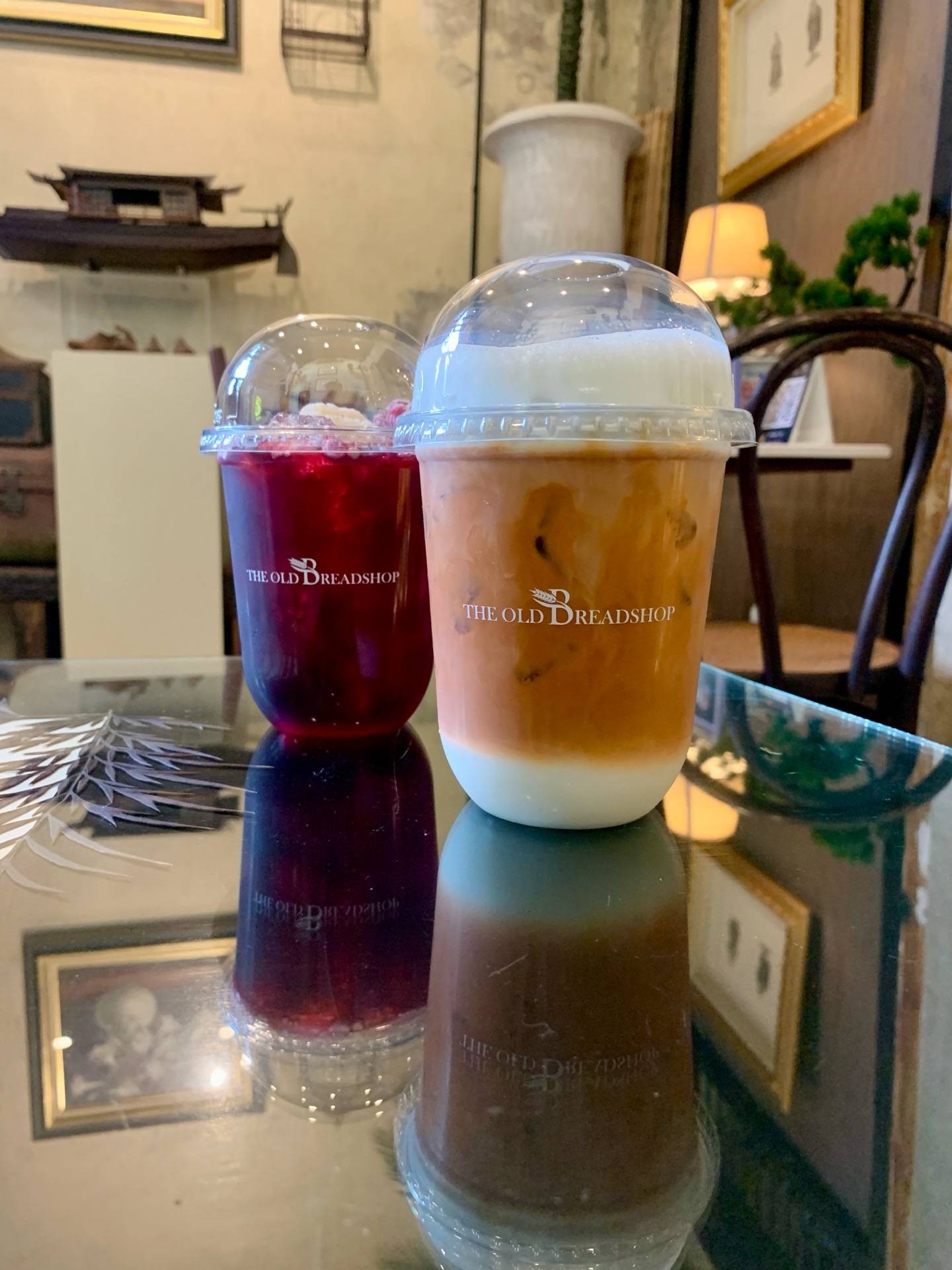 รูป The Old Breadshop ทรงวาด