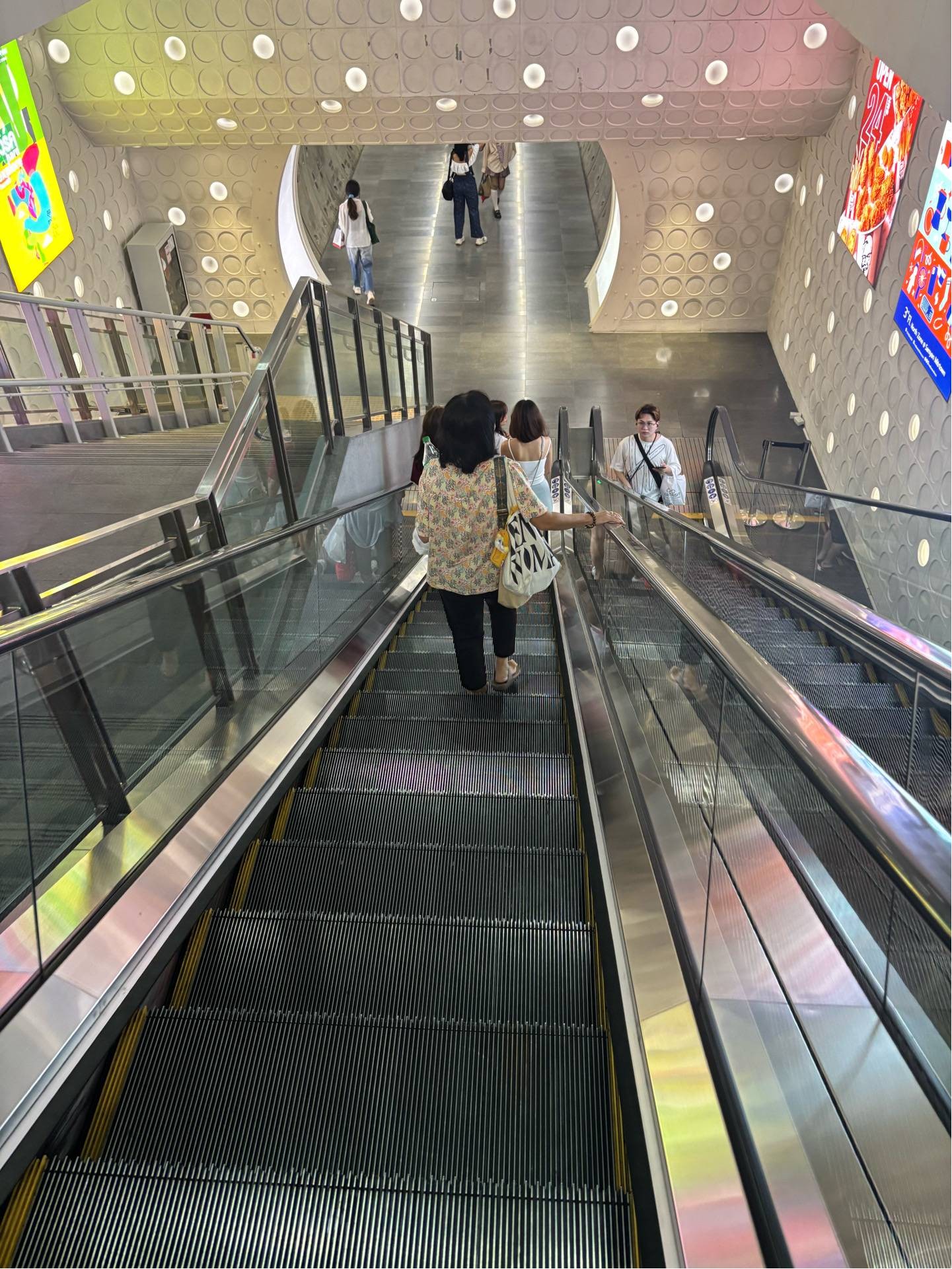 รูป อุโมงค์ทางเชื่อม สามย่านมิตรทาวน์-mrt