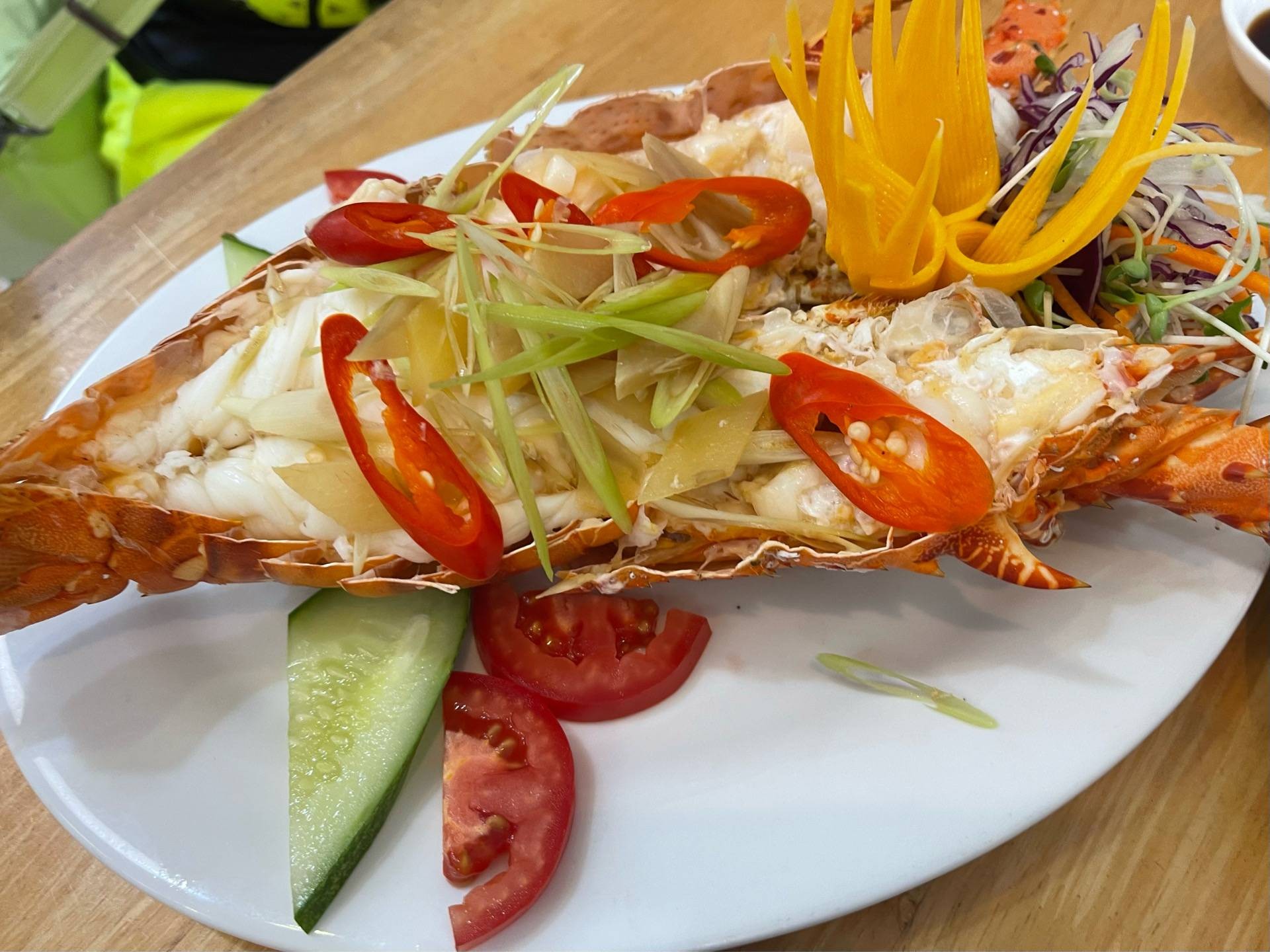 รีวิว Luong Son Cang Restaurant - ร้านอาหารทะเลที่ขึ้น top rating ของหลายโพล seafood สดมากและ ...