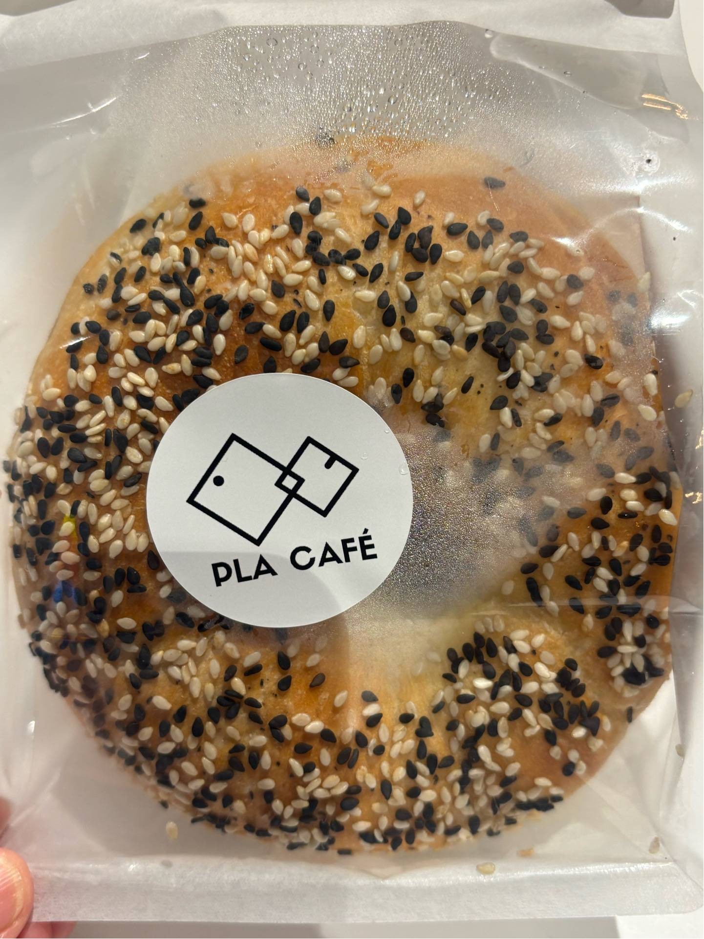 รีวิว PLA Cafe - ปลา คาเฟ่ เกตเวย์ แอท บางซื่อ - คาเฟ่ ที่มี bakery 🥯 ...