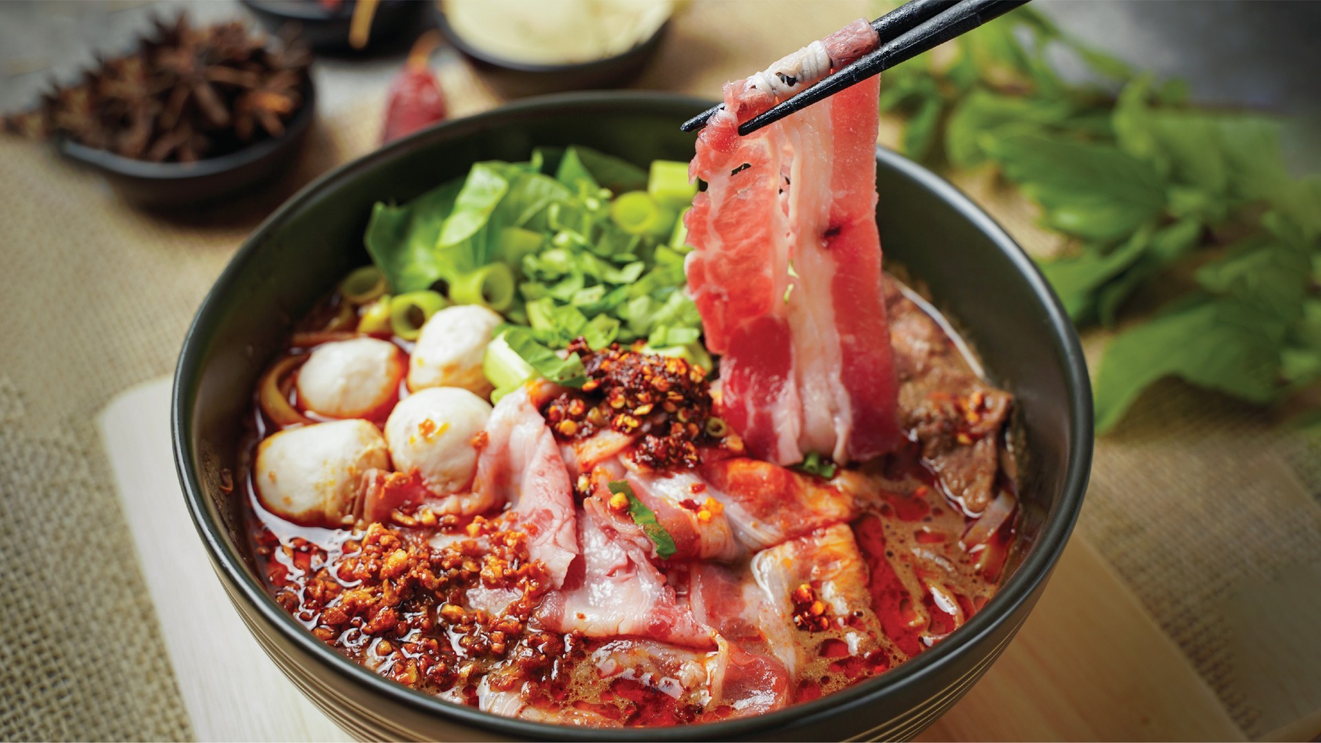 ก๋วยเตี๋ยวเรือเสือหน้าหยก (สูตรเข้มข้นไม่ใส่เลือด) Big C Rama 4 - สั่ง ...