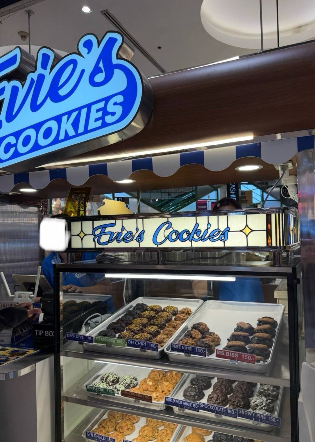 รีวิว Evie’s Cookies One Bangkok ชั้น B1 - คุกกี้สไตล์อเมริกัน ชิ้นใหญ่