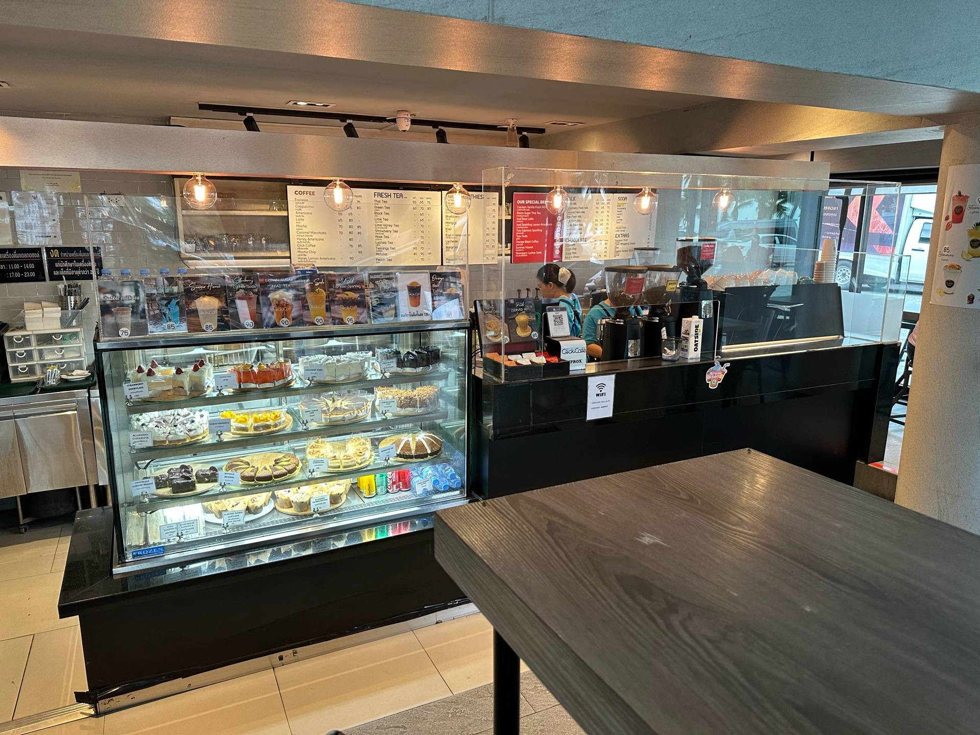 รีวิว Click Cafe' - คาเฟ่เปิดแต่เช้า ทำเลดี กาแฟรสชาติดี