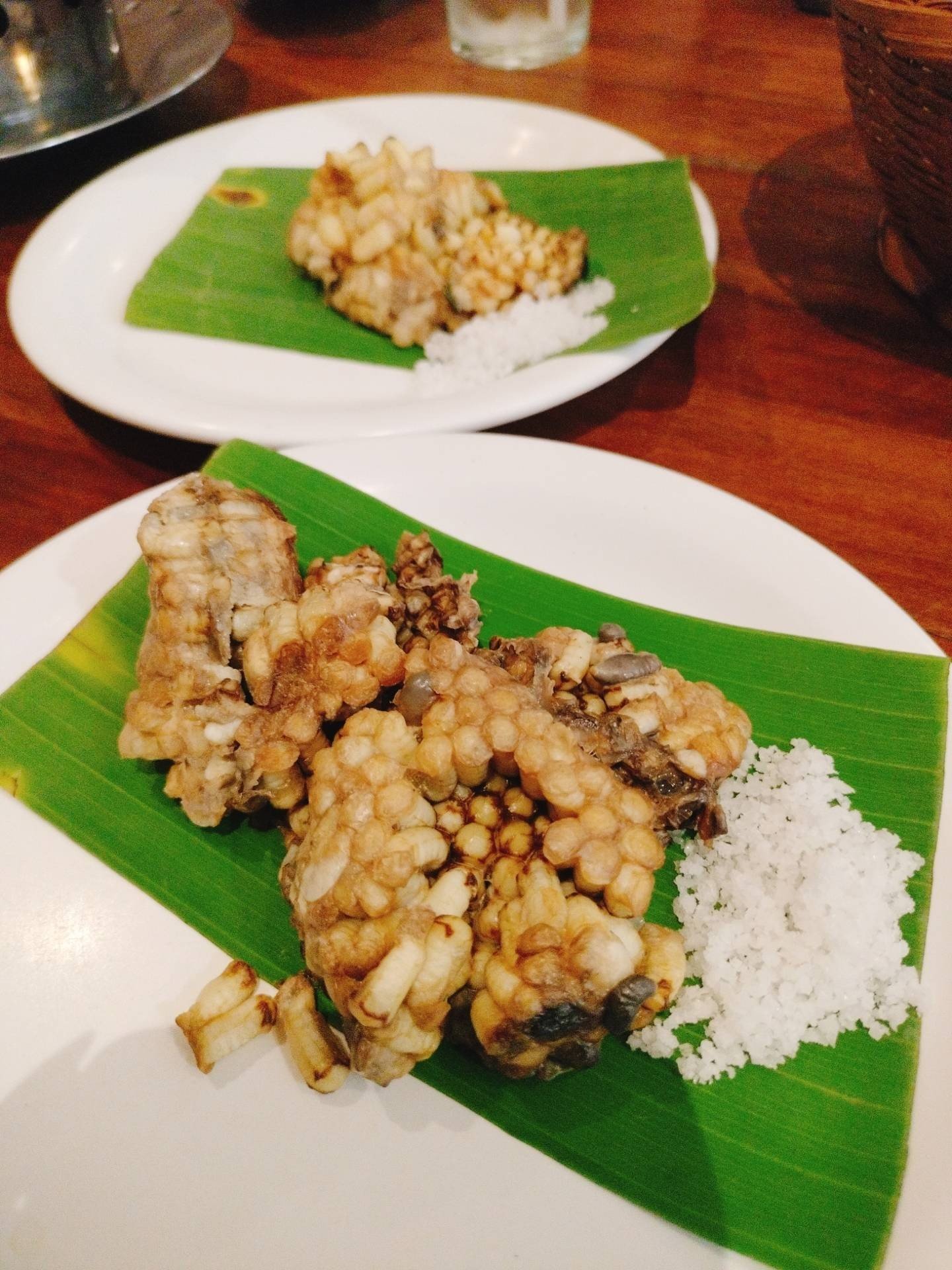 รีวิว ครกไม้ไทยลาว ลาดปลาเค้า - อาหารอีสานรสแซ่บ เมนูพื้นบ้านหาทานยากมี ...