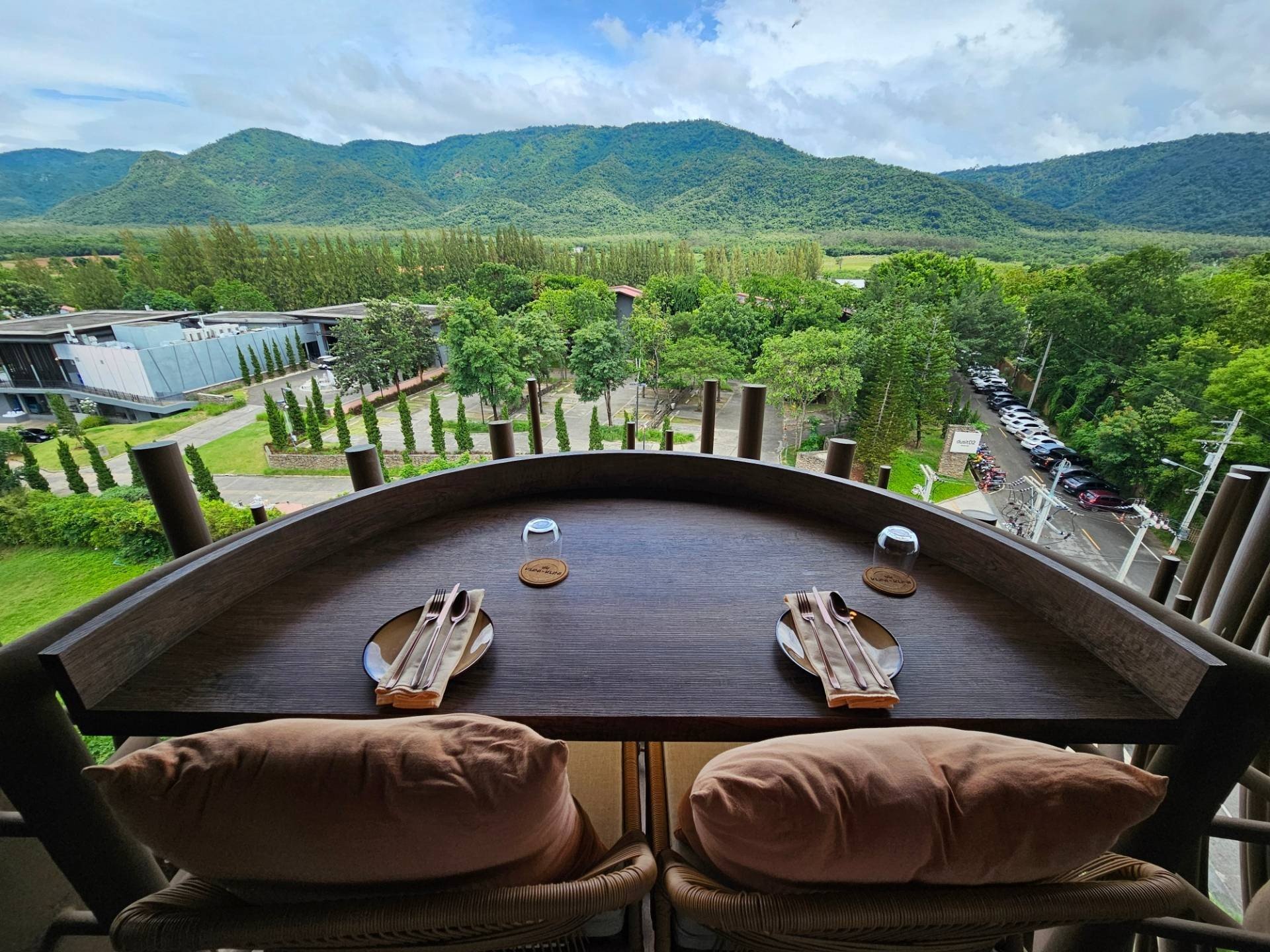 รีวิว Kuni Kuni Restaurant - ร้านวิวสวย steak อร่อย ใกล้ๆ Dusit D2