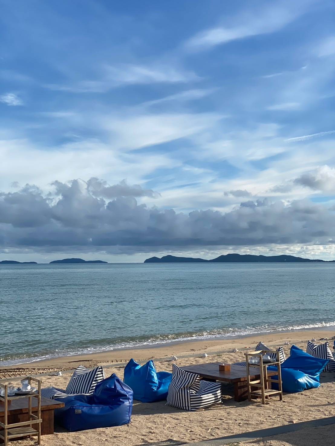 รีวิว Blue Blue Beach Blue Blue Beach Club - บรรยากาศ