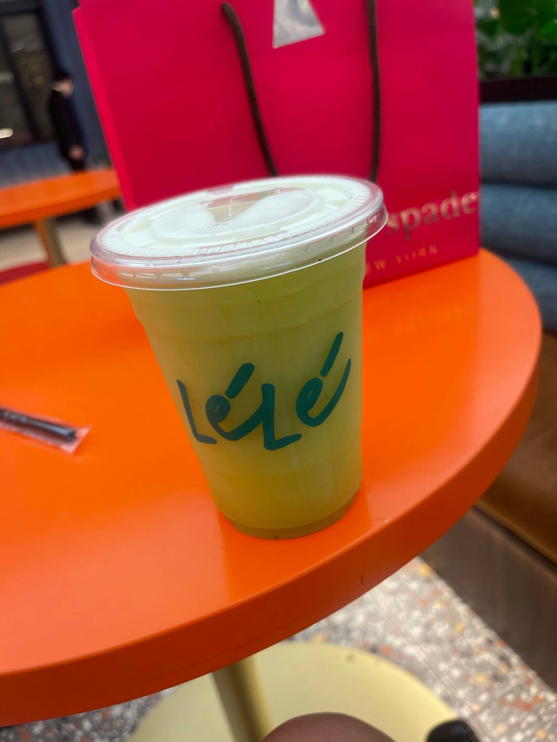 รีวิว Lele Juice Bar Central Embassy - เติมความสดชื่นกับน้ำผลไม้สด