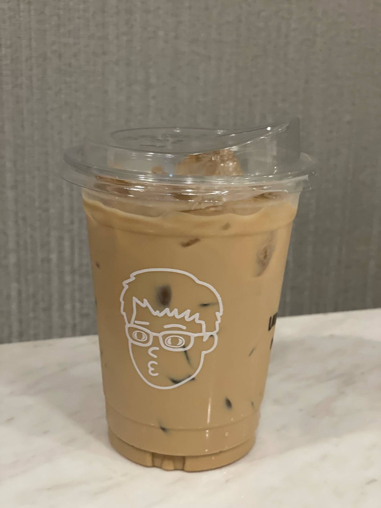 รีวิว doood! coffee Century - ลาเต้สั่งแบบคั่วกลาง รสชาติดีค่ะ อร่อยย 🫶🏻