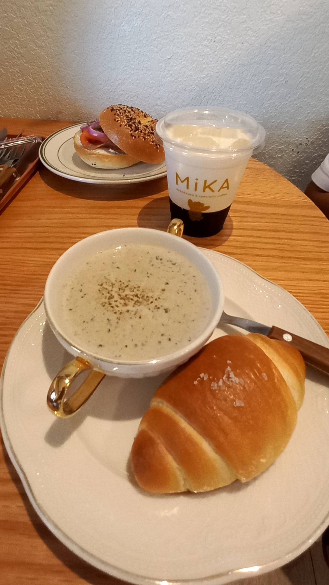 รีวิว MiKA เอกมัย - Shio pan ร้านนี้เด็ดดวง