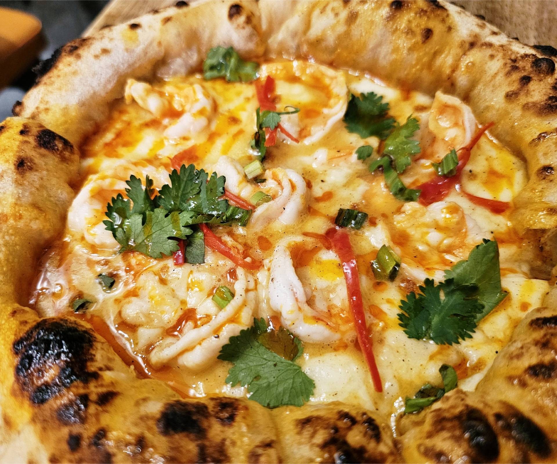 Pa Mee's Tom Yum Kung Pizza ร้าน Kenny’s BKK Ari