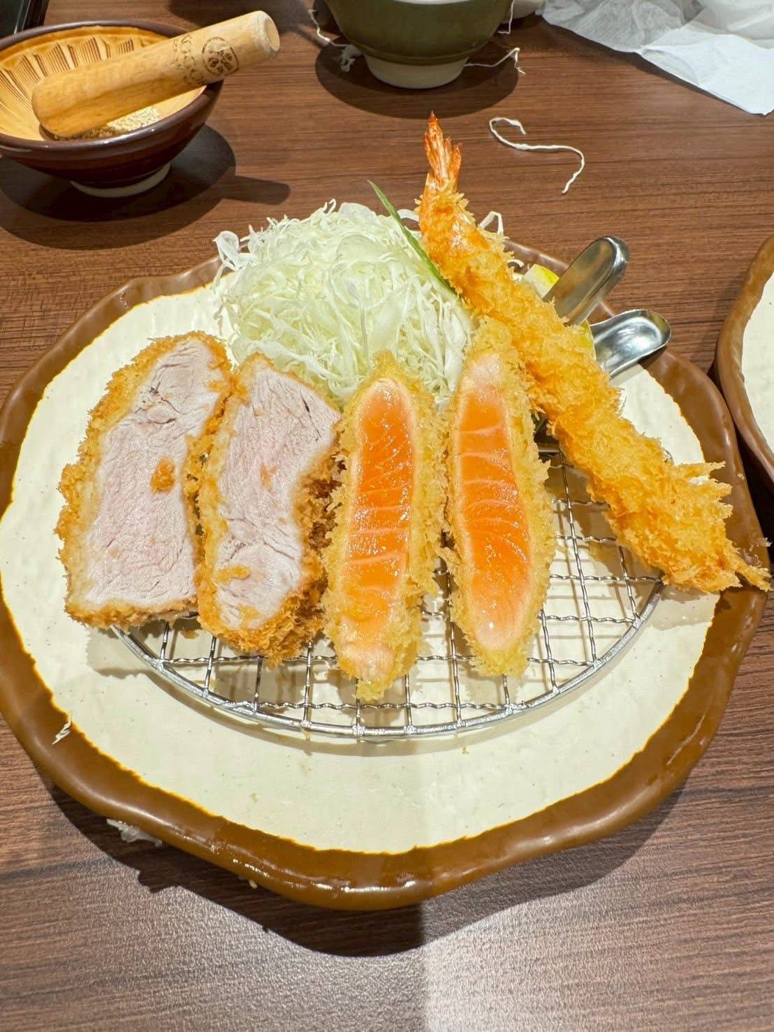 รีวิว Kogoro katsu Central World - ทงคัตสึ เติมข้าวไม่อั้น