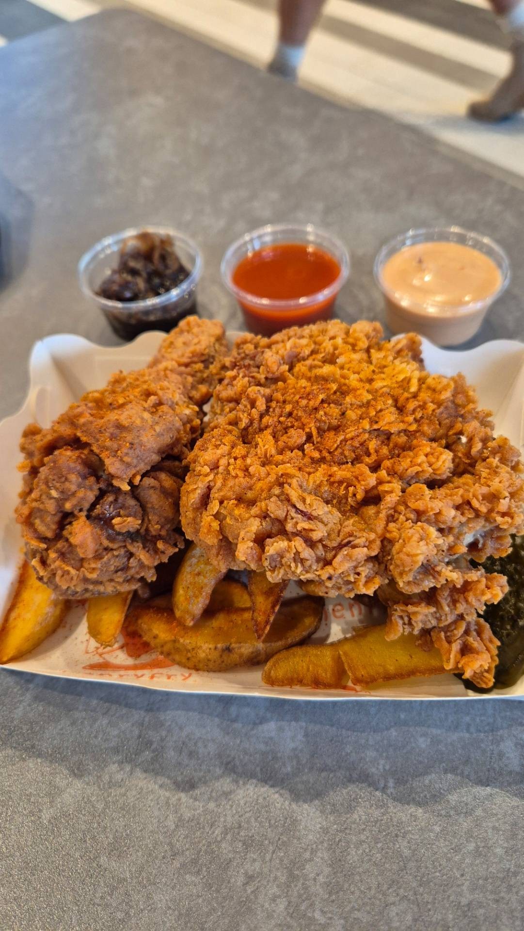 รีวิว henry fried emsphere henrtfry emsphere - ไก่ทอดร้านดังจากตลาดน้อย ...