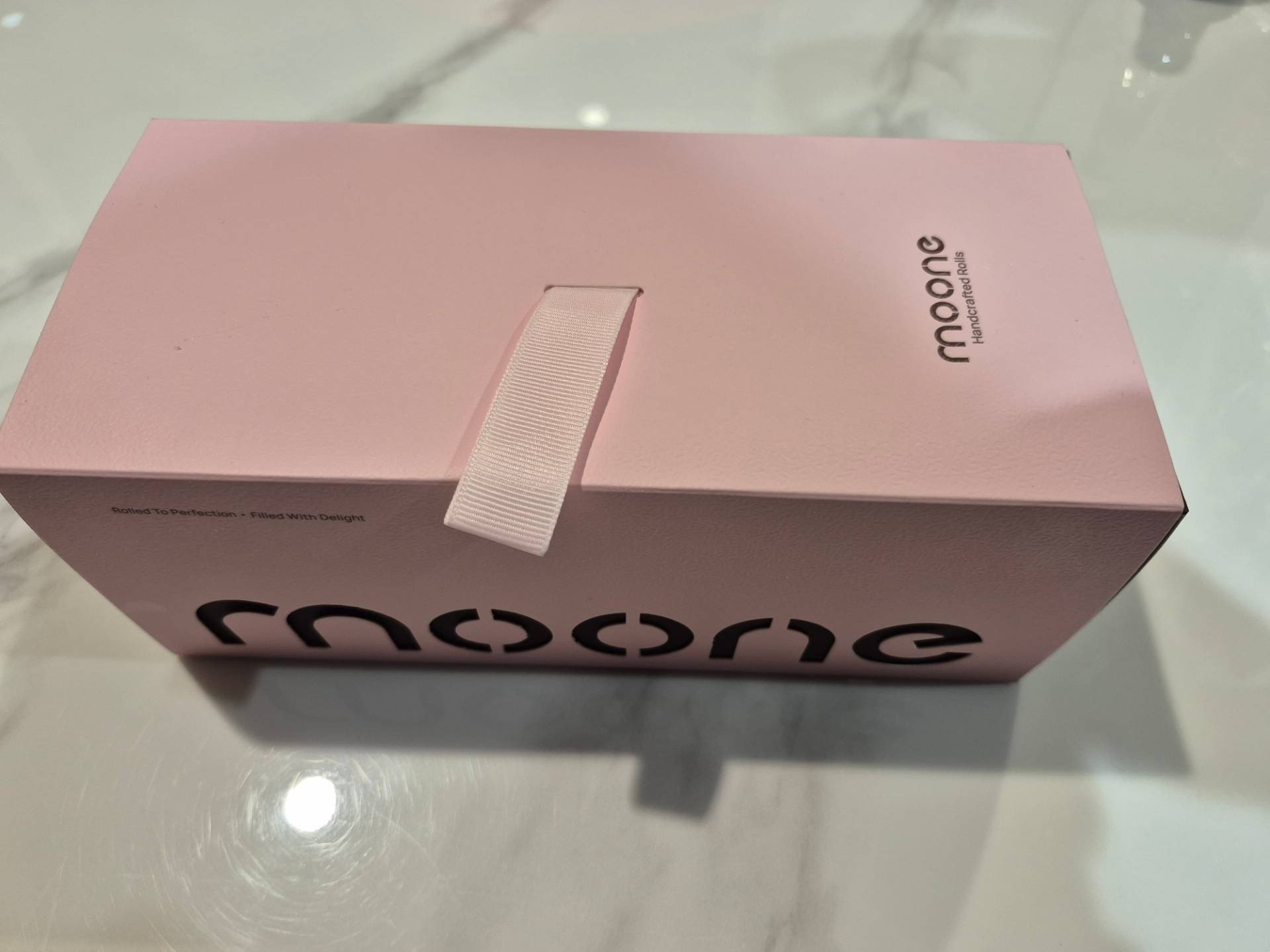 รูป Moone Rolls Central World