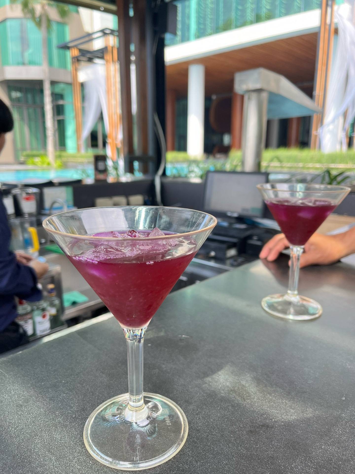 รีวิว Twinkle pool bar @ Cape Dara - บรรยากาศดี เครื่องดื่มหลากหลาย ...