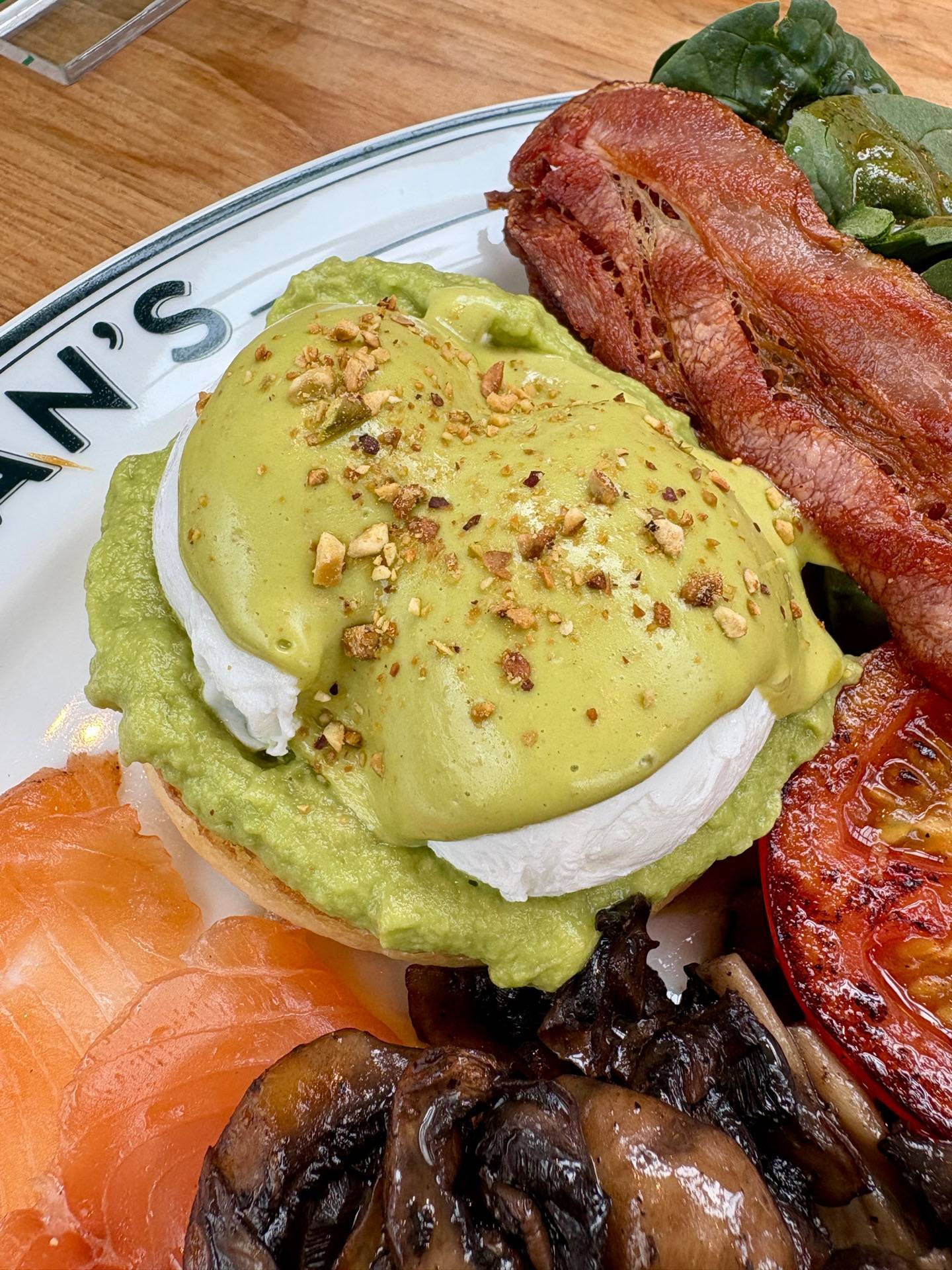 Fran’s Avocado Breakfast ร้าน FRAN'S - Brunch & Greens อารีย์