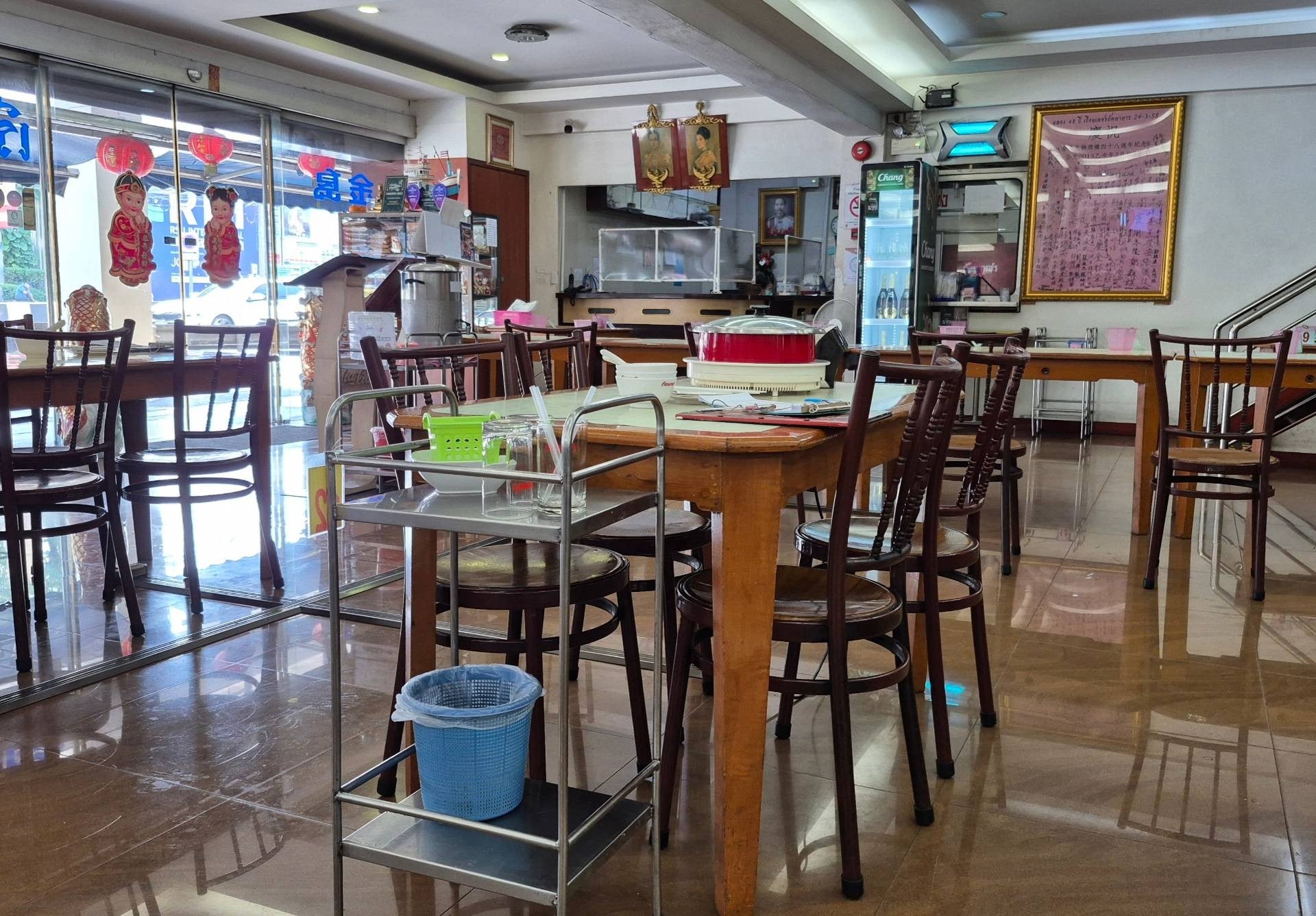 รูป เรือนเพชรสุกี้ ถนนเพชรบุรีตัดใหม่ (New Petchburi Road)