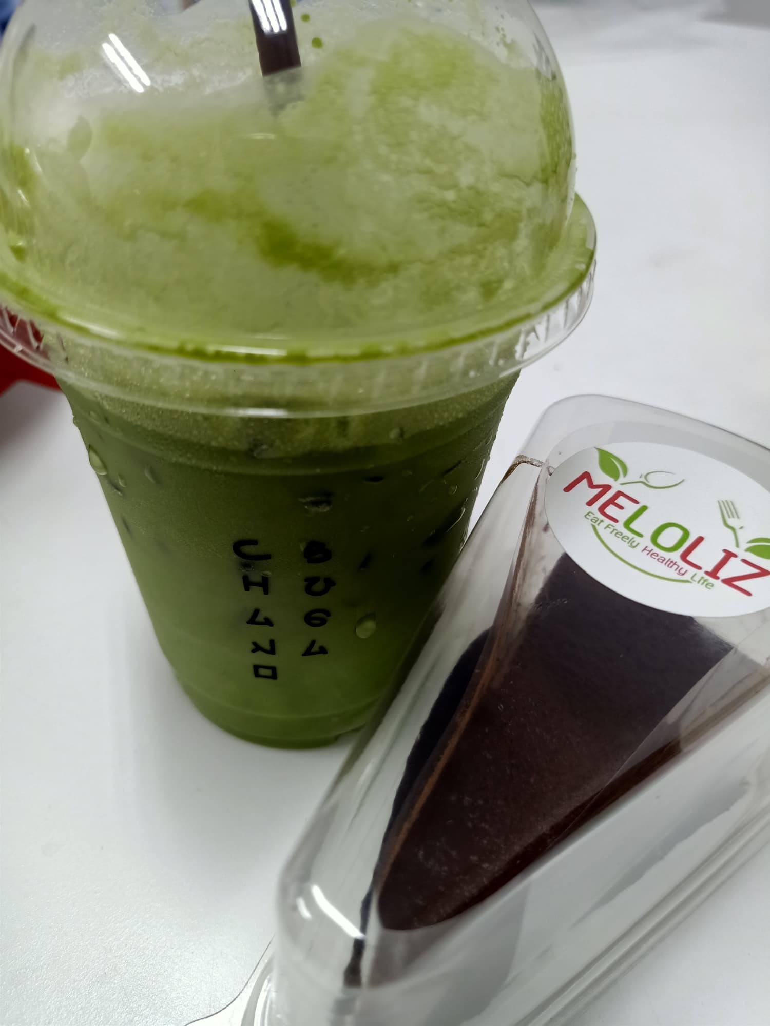 รีวิว Sweetless Cafe - Matcha & Coffee Empire Tower - ชาเขียวเข้มข้นสำหรับคนวีแกน