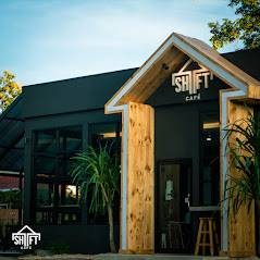 รีวิว Shift Cafe' ลำปาง - ที่จอดรถกว้างขวางมาก