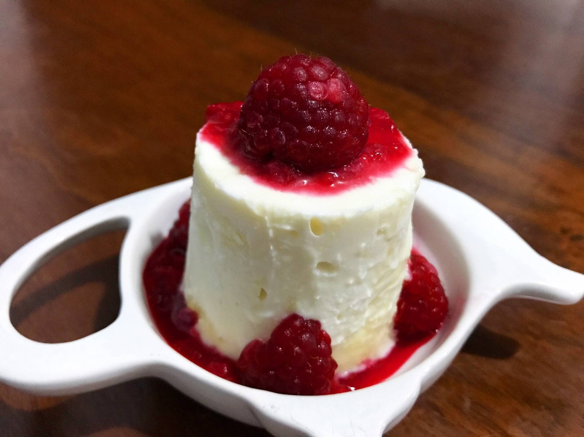 สูตร White Chocolate Mousse Raspberry Sauce จากวัตถุดิบเพียง4 อย่าง ...