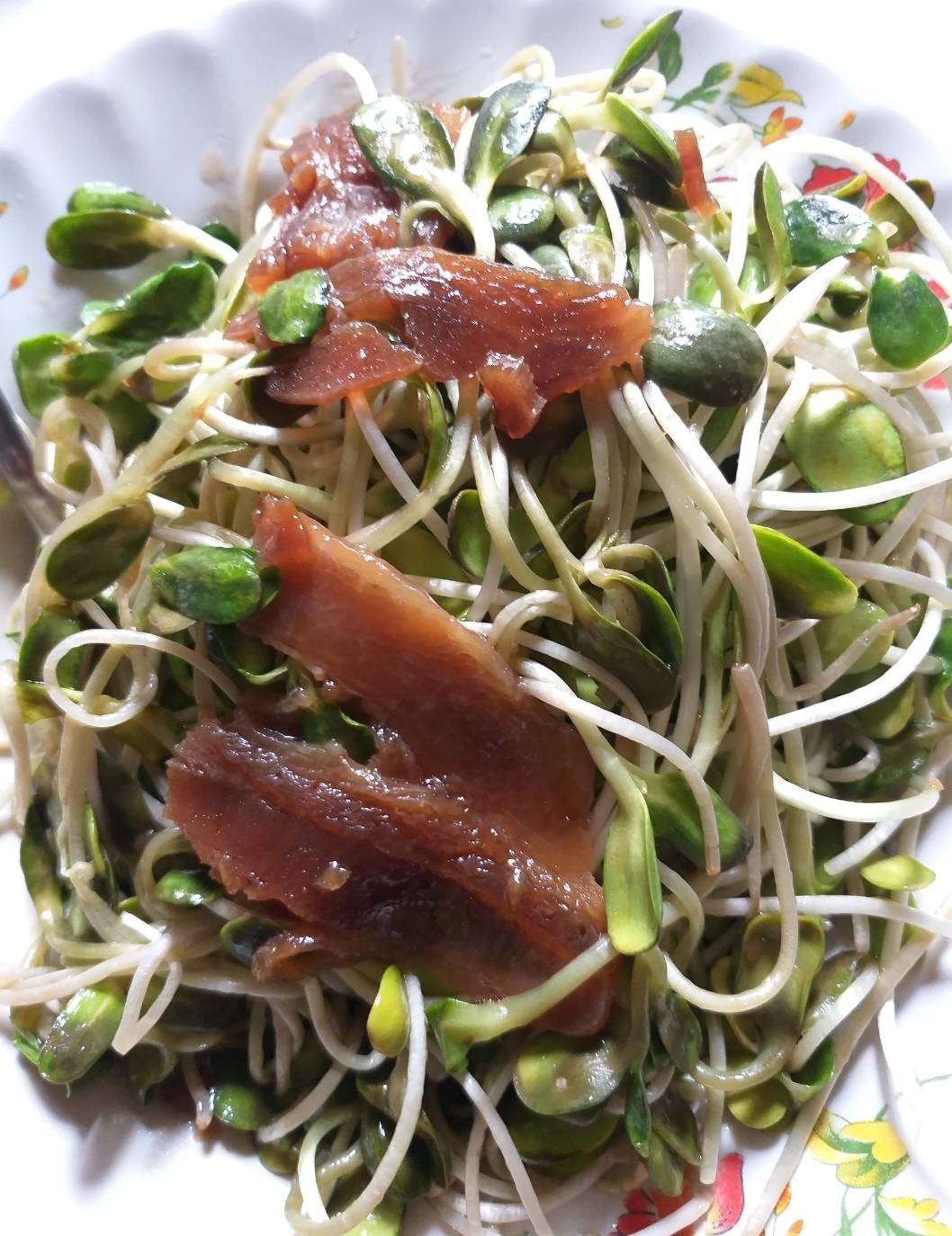 สูตร ผัดต้นอ่อนทานตะวันเบค่อน พร้อมวิธีทำโดย Su Suwipa - Wongnai Cooking