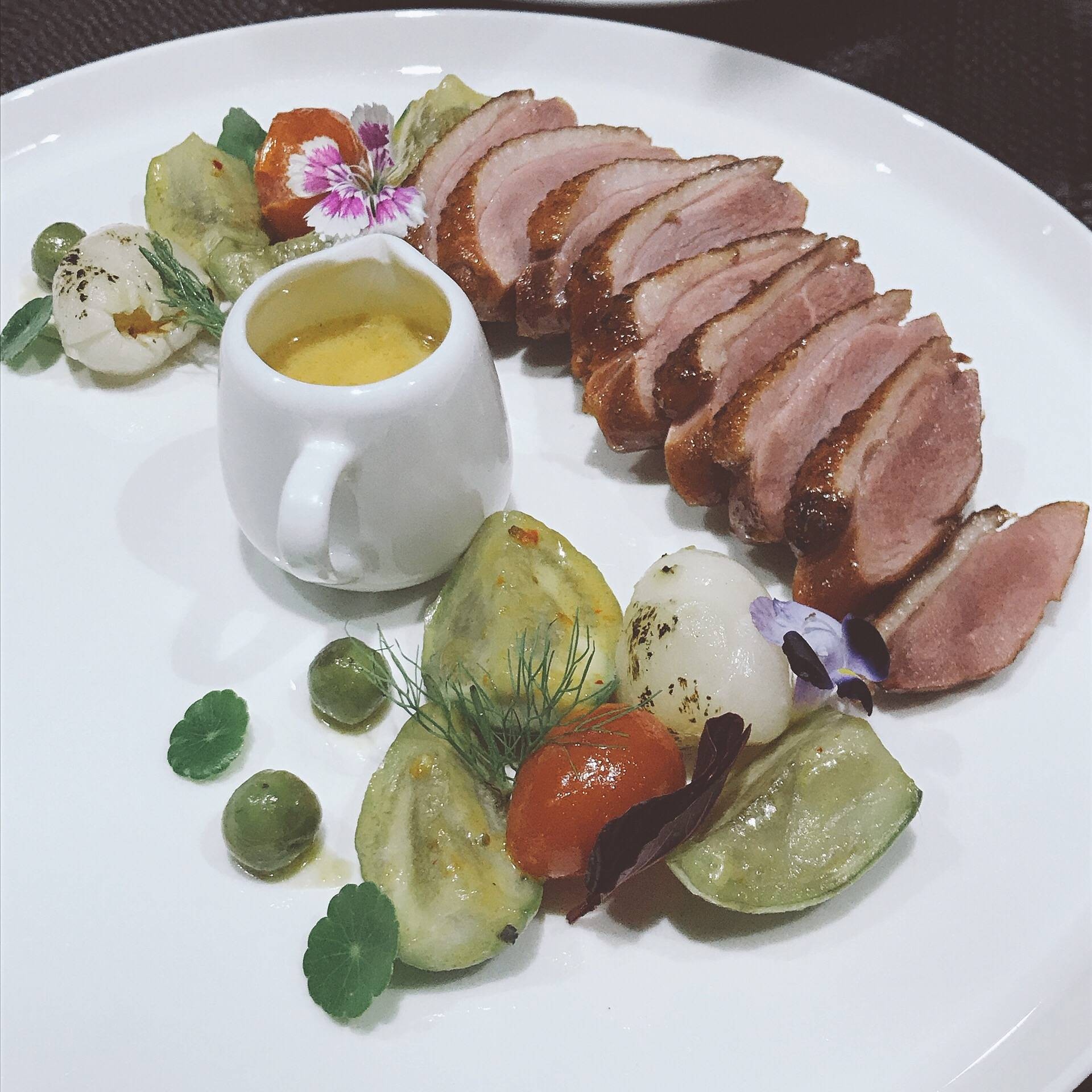 ร้าน The Redbox Restaurant – food and drink