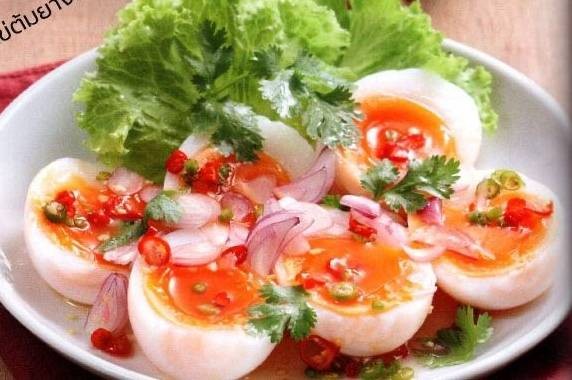 สูตร ยําไข่พิศดาร พร้อมวิธีทำโดย Chayawee Phuthong - Wongnai Cooking