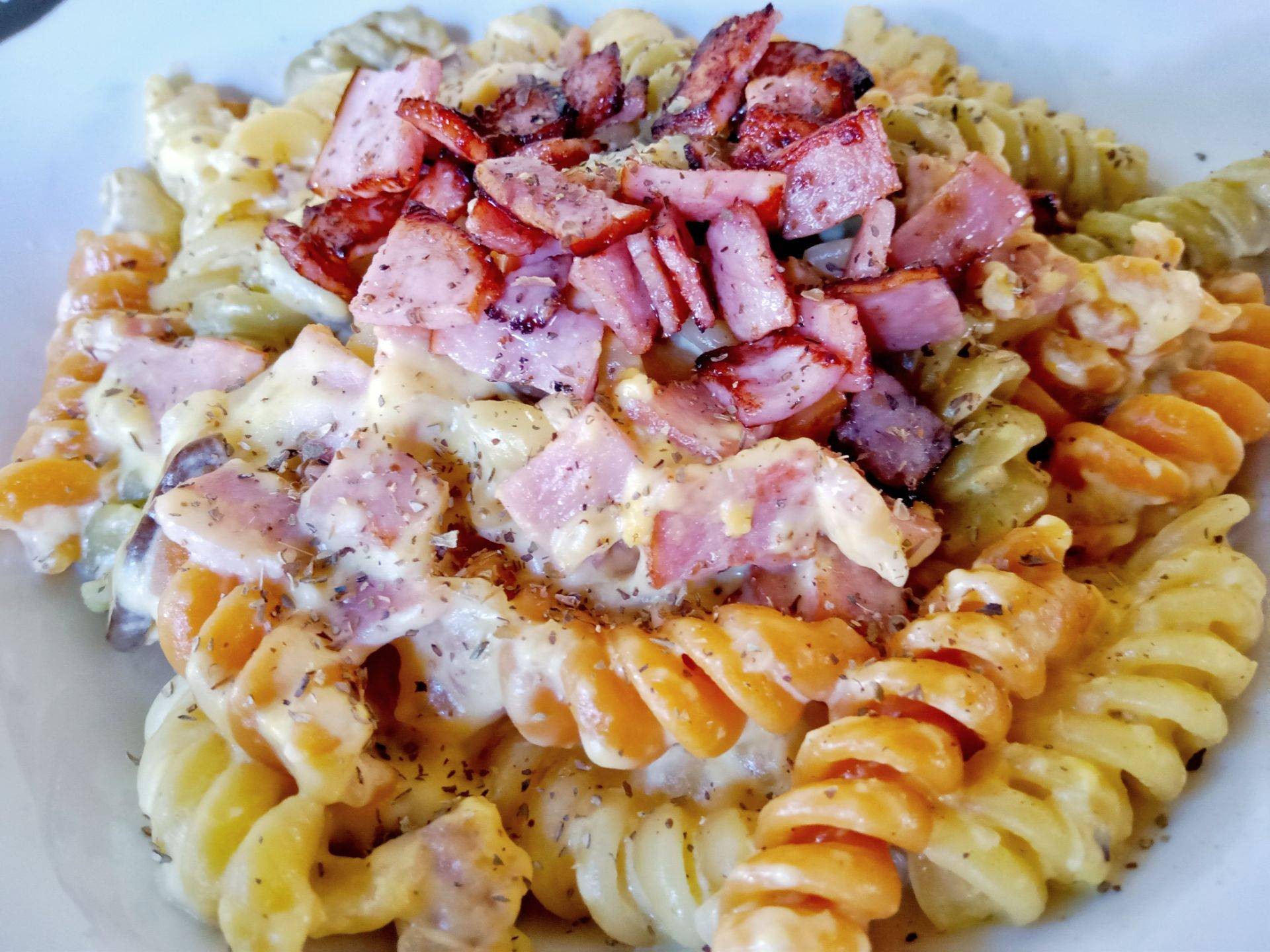 สูตร Fusilli Carbonara พร้อมวิธีทำโดย ℊ𝓊𝓃ℯ𝓌ℯℯ𝓃𝓏☘︎ - Wongnai Cooking