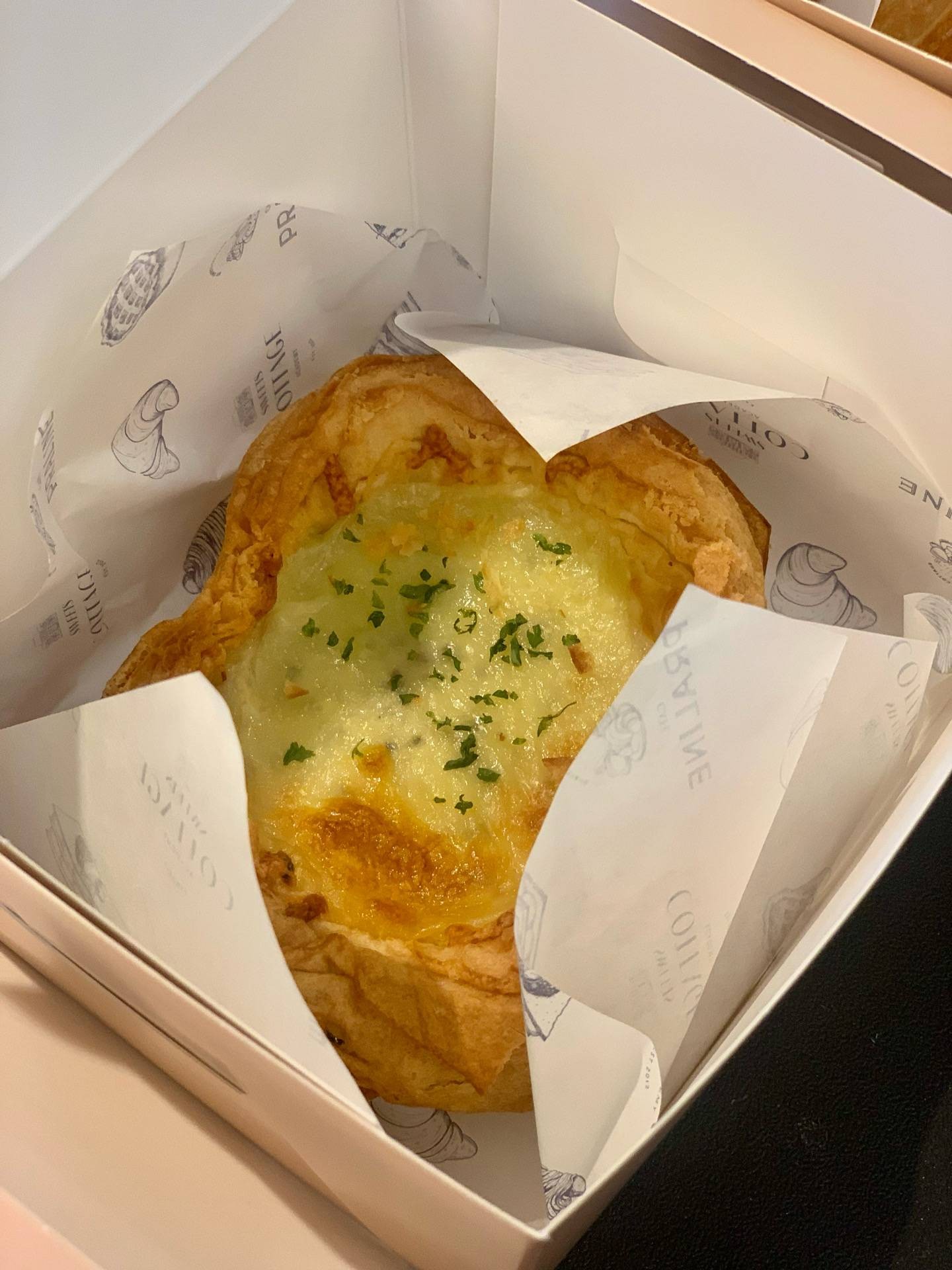 รีวิวที่แนะนำ Black Truffle Puff