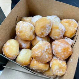 ร้าน Moon Doughnuts & Drinks | รีวิวร้านอาหาร