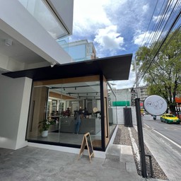 ร้าน RISU CAFE เอกมัย 12 | รีวิวร้านอาหาร - Wongnai