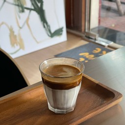 [รีวิว] ร้าน IDK Cafe สีลม | เมนูแนะนำ รูปภาพ ราคา - Wongnai