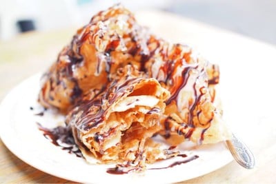 โรตีกรอบ • ราดช็อคโกแลต ร้าน โรตีกรอบ ลาดพร้าว-วังหิน 31