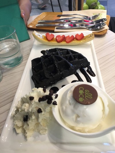 รีวิวที่แนะนำ Coco grilled banana waffle
