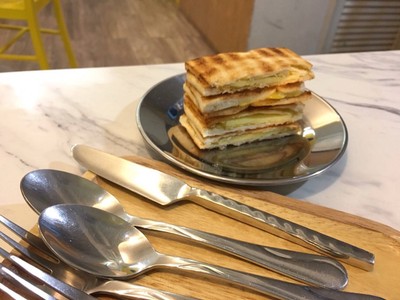 รีวิว Mellow Yellow Toast & Bistro toast & bistro - Mellow Yellow