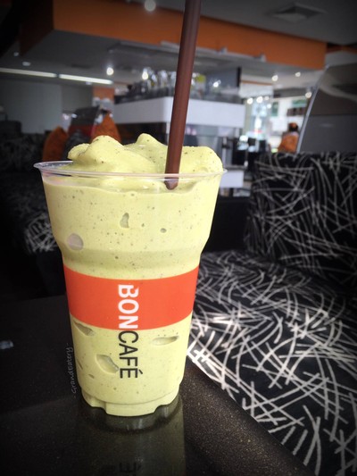 [รีวิว] ร้าน Craze Cafe ⠀⠀⠀⠀Showroom Bom cafe | เมนูแนะนำ รูปภาพ ราคา ...