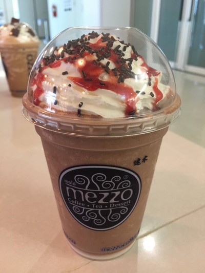 รีวิว Mezzo Coffee โรงพยาบาลศิริราช อาคารปิยมหาราชการุณย์ - Chocolate ...