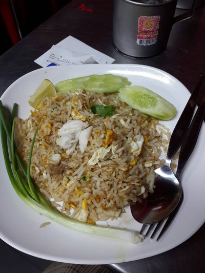 ข้าวผัดปู • อร่อยดี ร้าน ข้าวผัดปูเมืองทอง 1 ต้นตำรับ โดยคุณ พิมพร (The ...