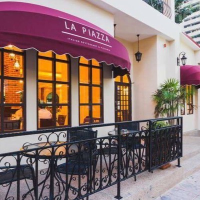 รูป La Piazza Italian Restaurant & Pizzeria