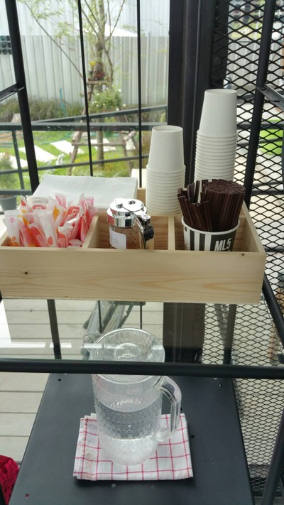 รีวิว ML5 Coffee@ 8ริ้ว & อิ่มพุง เรสเตอรองค์ ลาดขวาง - ร้านกาแฟสวยๆ ...