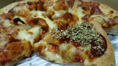 รีวิวที่แนะนำ New Orleans Chicken Lover Pizza