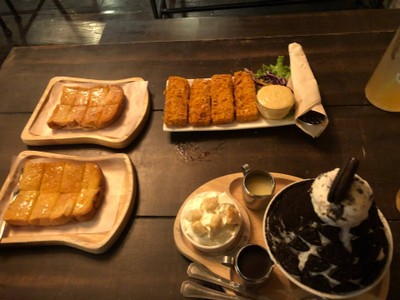 รีวิว MoreNom : Magic Bar - ร้านขนมหวานที่มีเวทมนต์อ่ะค่ะ