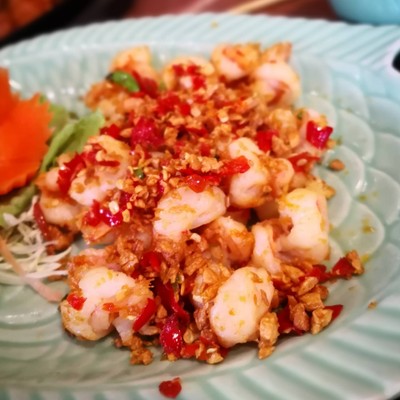 กุ้งคั่วพริกกระเทียม ร้าน Steak Lao ถนนอุดมสุข - Wongnai