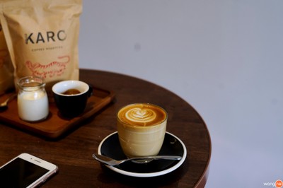 Karo Coffee ร้านกาแฟเปิดใหม่ย่านพระโขนง คั่วเอง ทำกาแฟเอง นังเลงพอ